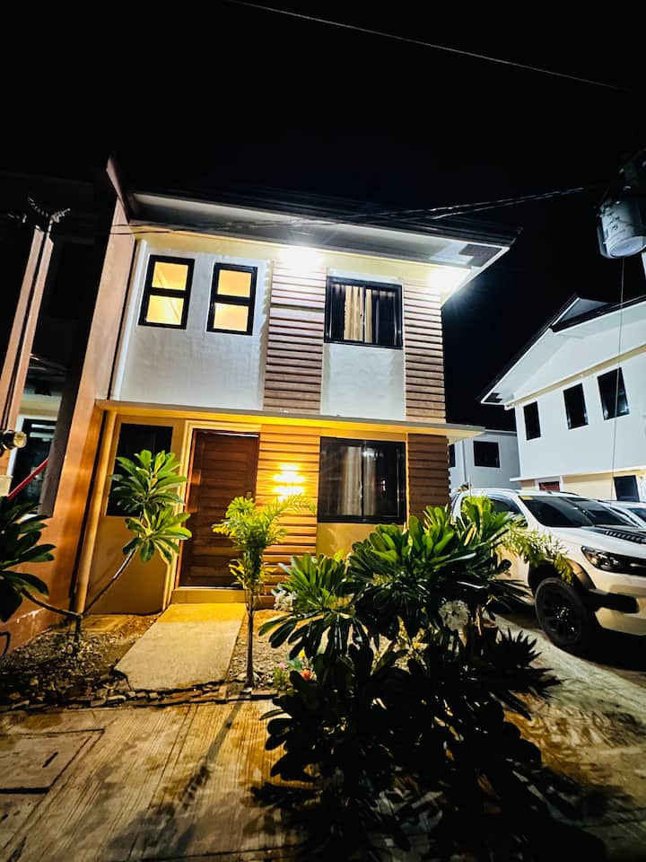 2 Storey-2 Bedroom W/ Ac. Good For 8 Pax - Sarrat