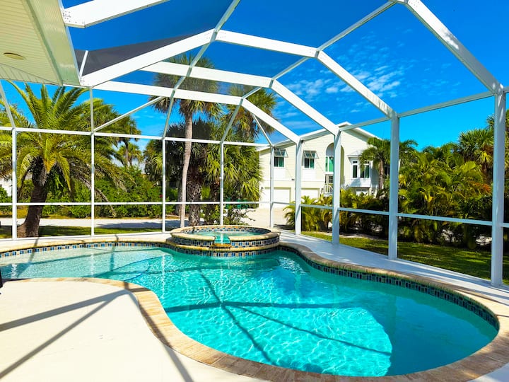 Pool, Hot Tub & Dock! Walk To Beach – Manasota Key - Manasota Key, FL