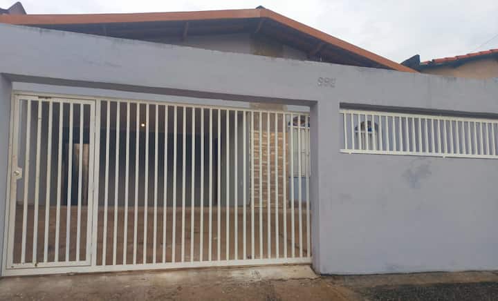 Casa Grande,
Garagem P 3 Carros. Próx Do Aeroporto - Campinas