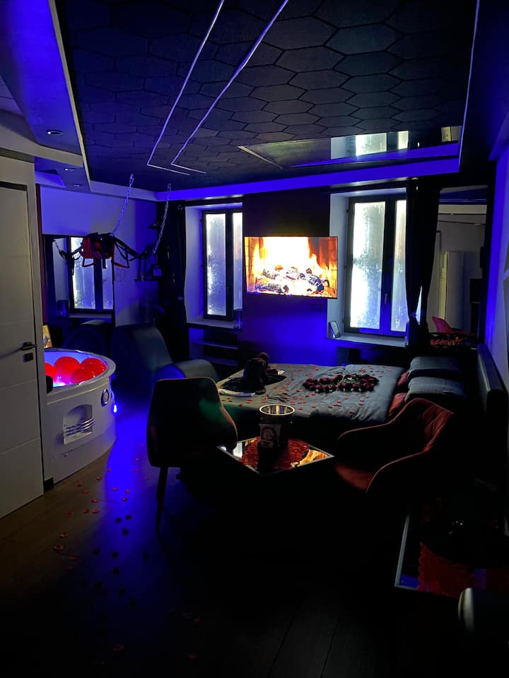 Redroom • Spa Privatif & Nuit Romantique à Deux - Voiron