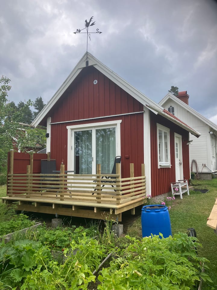 Lofthuset. Eget Hus, 1 Rok, Toa/dusch Samt Loft. - Gränna