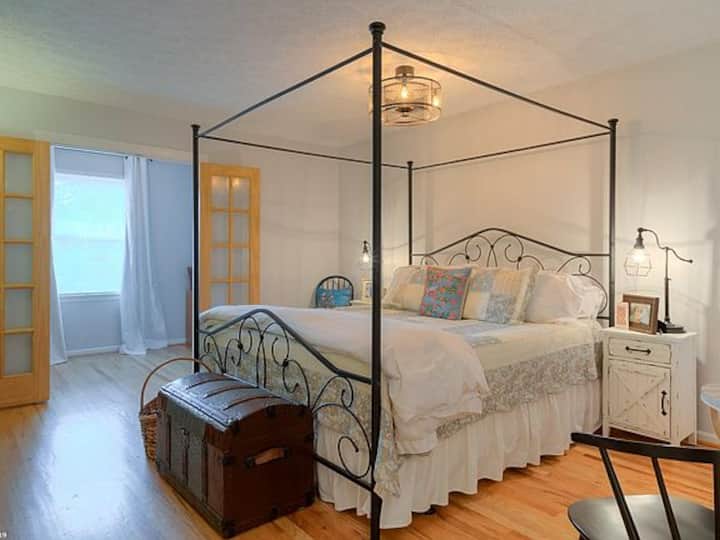 The Game & Gather House - Blacksburg