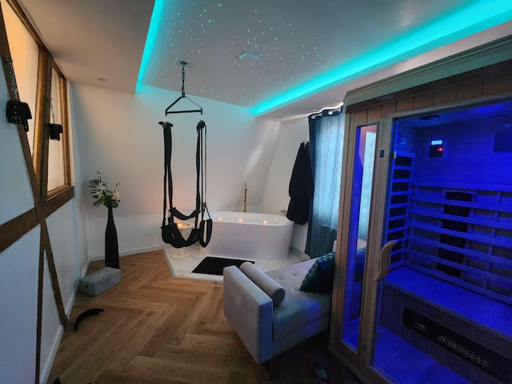 Suite Avec Sauna, Pièce Secrète Et Baignoire îLot - Sélestat