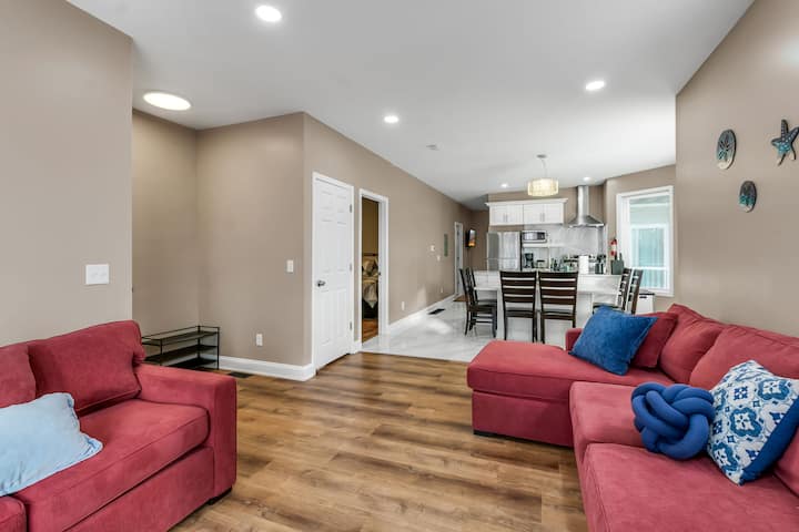 *Riverview*walk To Falls*newly Renovated*1st Floor - Niagara Falls, NY