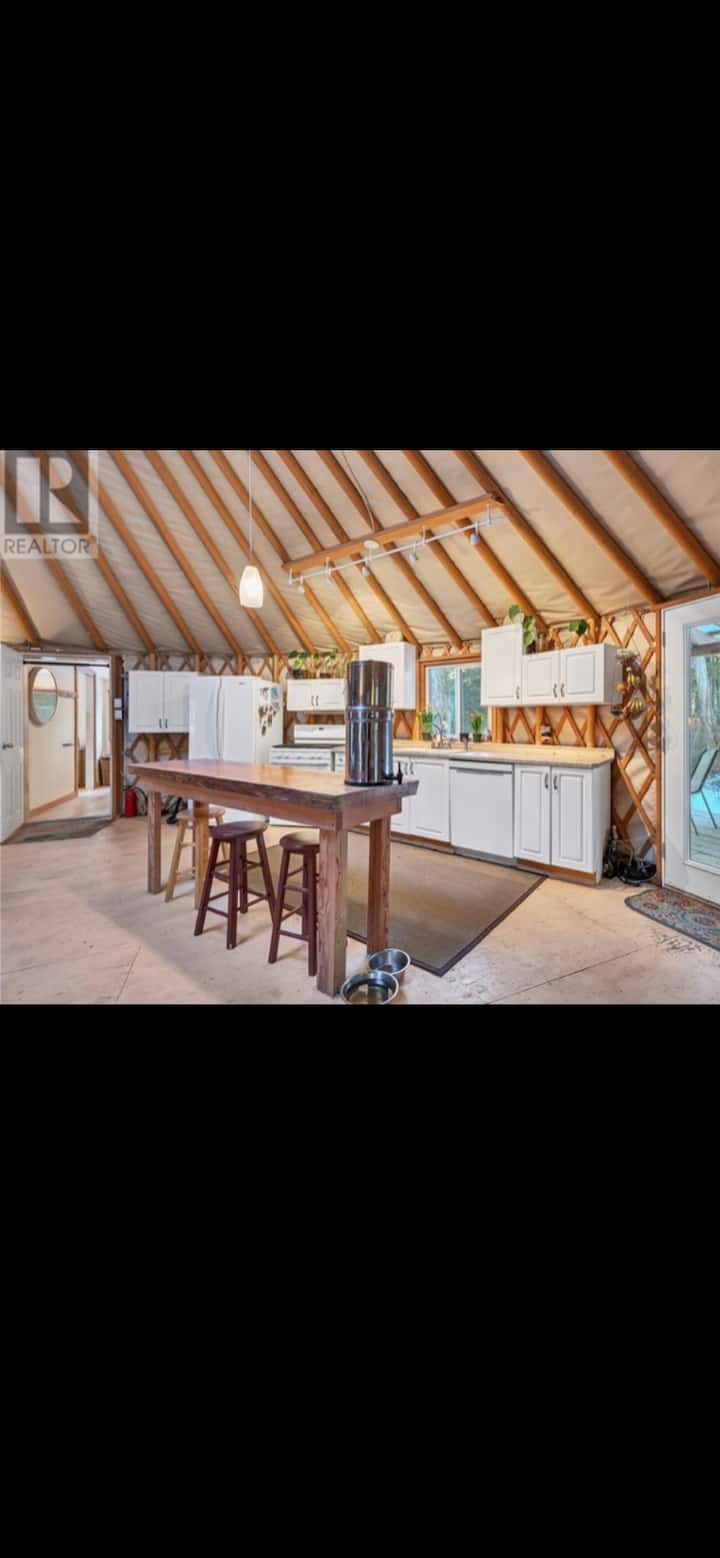 The Yurt Mahal - Hornby Island