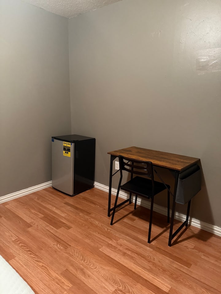Cozy Furnished Room W/ Utilities - Dallas, TX