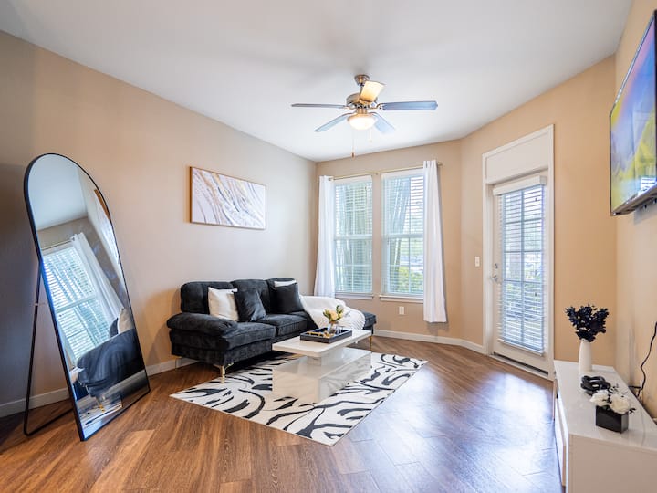 Chic Spacious 1/1 Br Ba With Patio - Lake Mary Jane, FL