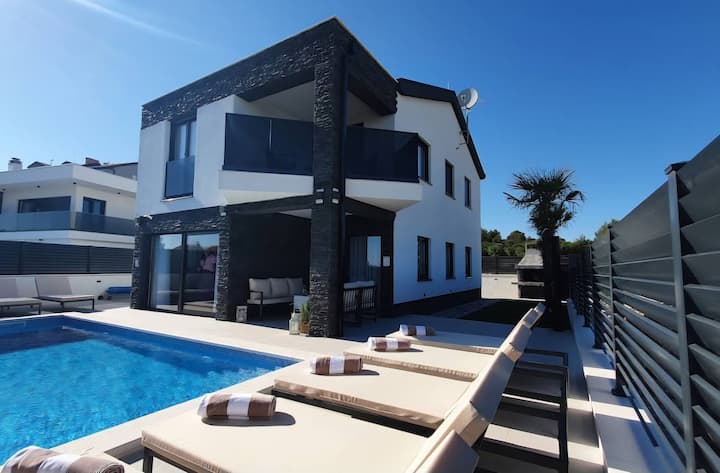 Villa Black Pearl - Croatia
