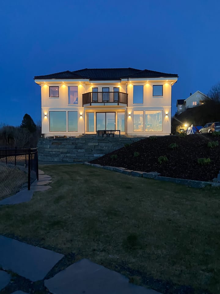 Storslagen Villa Med Unik Utsikt - Bergen, Norway