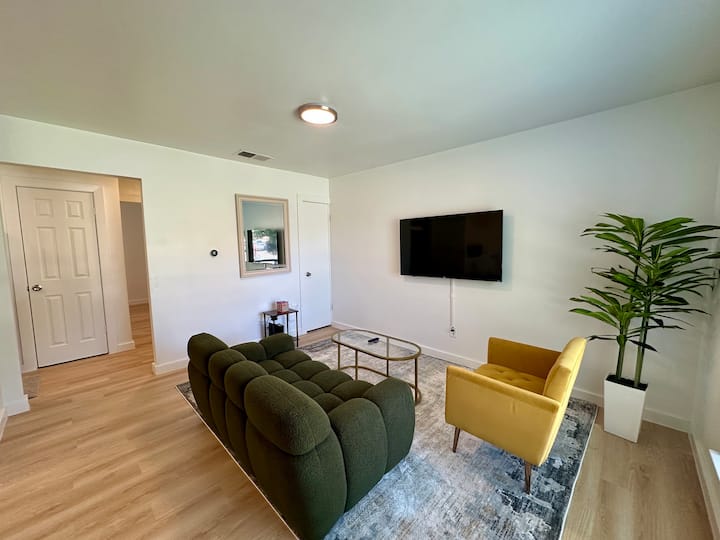 Newly Renovated 1 Bed 1 Bath - Austin, TX
