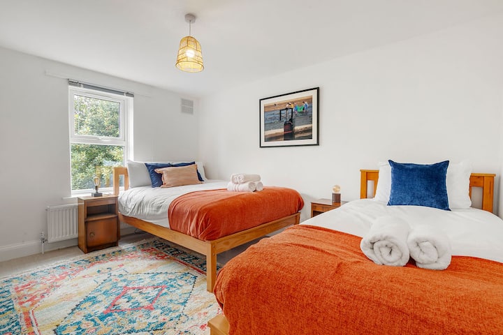 Contractor House-fast Wifi,free Parking,big Kitchn - Chingford