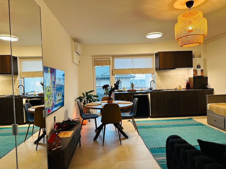 Caro Studio - Bucharest Henri Coandă Airport (OTP)