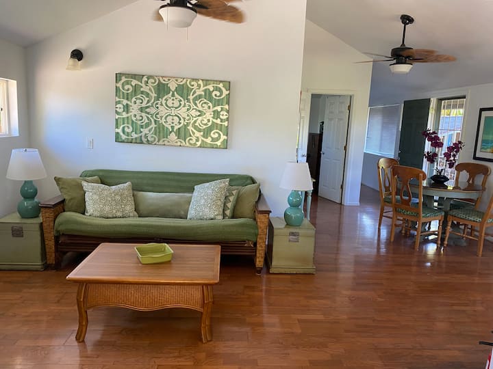 Paia Comfort One Bedroom North Shore Beach House - Paia, HI