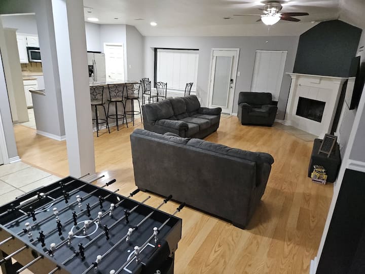 Clean Home, Quiet Neighborhood - Carrollton, TX