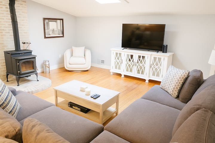 Sacandaga Lake ~ 6br Escape+hot Tub+ Kayaks - Gloversville, NY