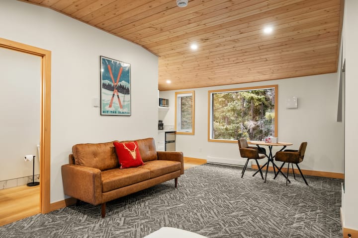 Elkhorn Lodge Vermillion Suite - Sunshine Village, Canada