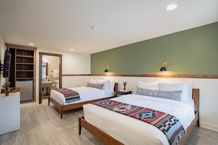 Petty Ranch Inn | Luxury Double Queen - Springdale, UT