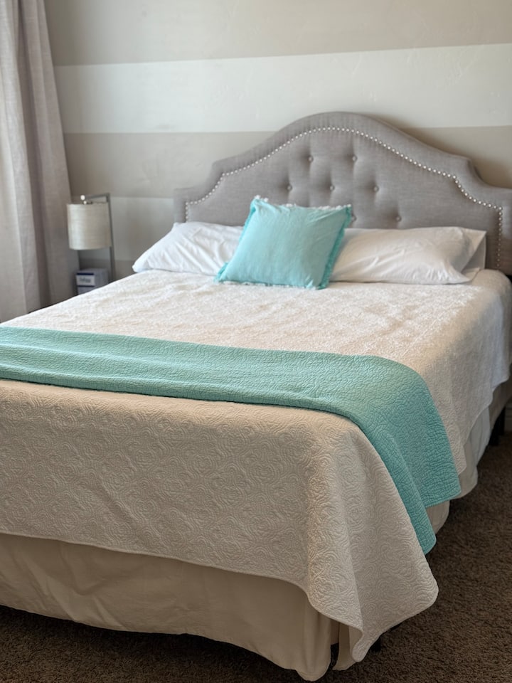 Queen Bed Private Room In Washington, Utah - St. George, USA