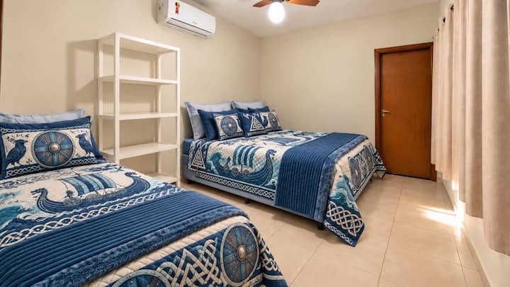 Casa - 3 Quartos Com Ar, 2 Vagas De Garagem - Campo Grande