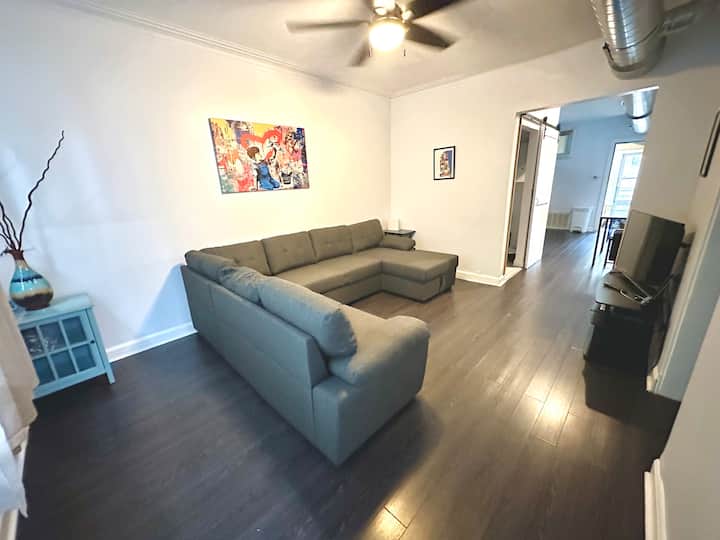 Walkers Paradise! Prime Avondale Area 4bd/2ba - Chicago, IL