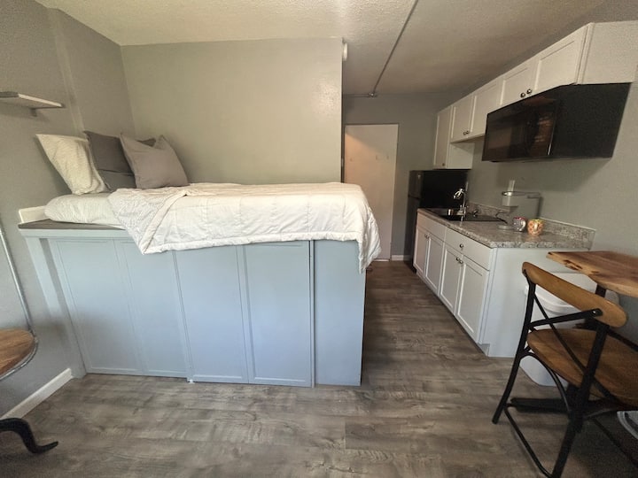 Super Cute, Tiny Apt #2 N Fargo, Pets Ok - Fargo, ND