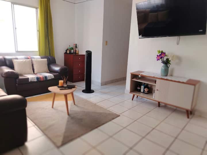 Dpto. Acogedor En Av. Grau | Wifi Y Comodidad - Chiclayo