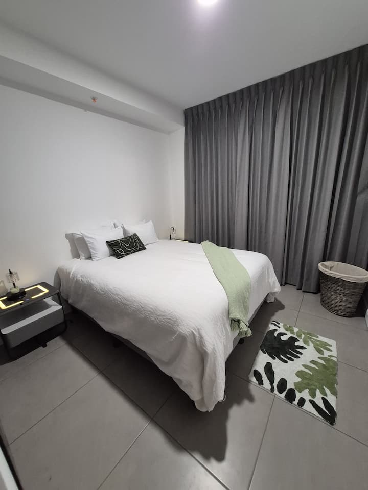 Refugio Urbano Moderno 
- Vistas Increíbles - San José