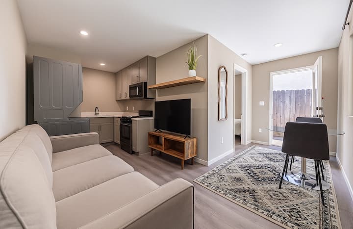 Modern, Private House In The Heart Of La - Los Angeles, CA