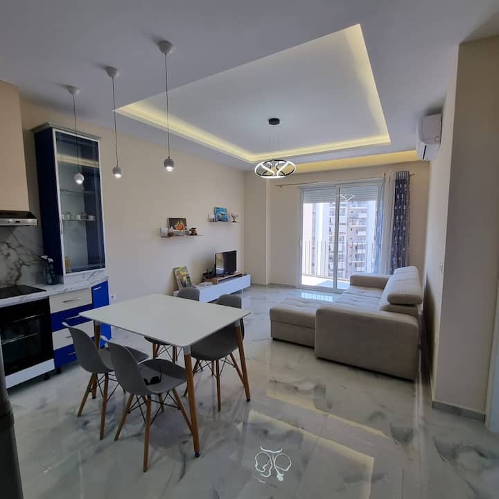 Ema's Apartament Close To The Beach. - Vlorë