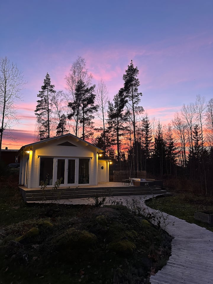 Skogsdröm Forest Dream Cottage - Flen