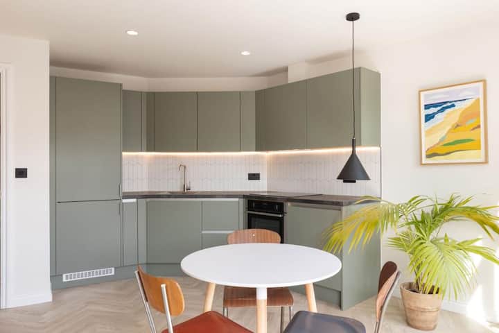 Modern, Spacious Family Apartment With City Views - Londýn