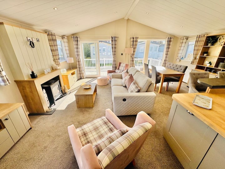 The Pink Lady - Walton-on-the-Naze