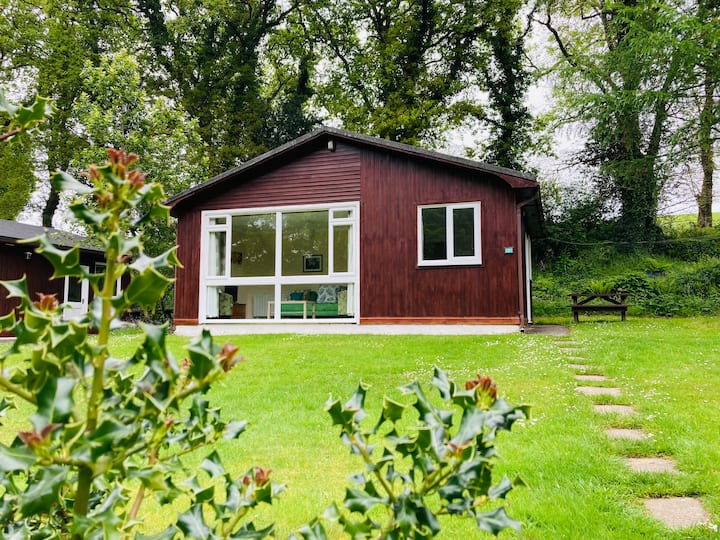 2 Bedroom Rural Cabin, On A Budget. - Bodmin