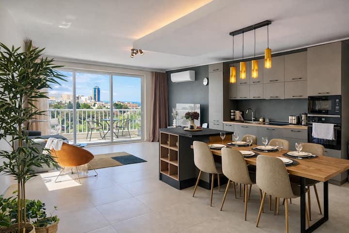 Valley Penthouse • Sea View • Balluta - Malta