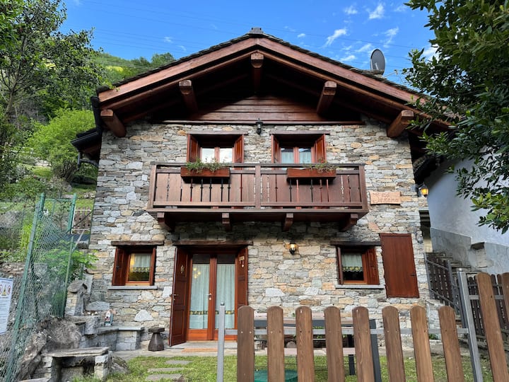 Chalet In Pietra Con Vista Valle - Madesimo