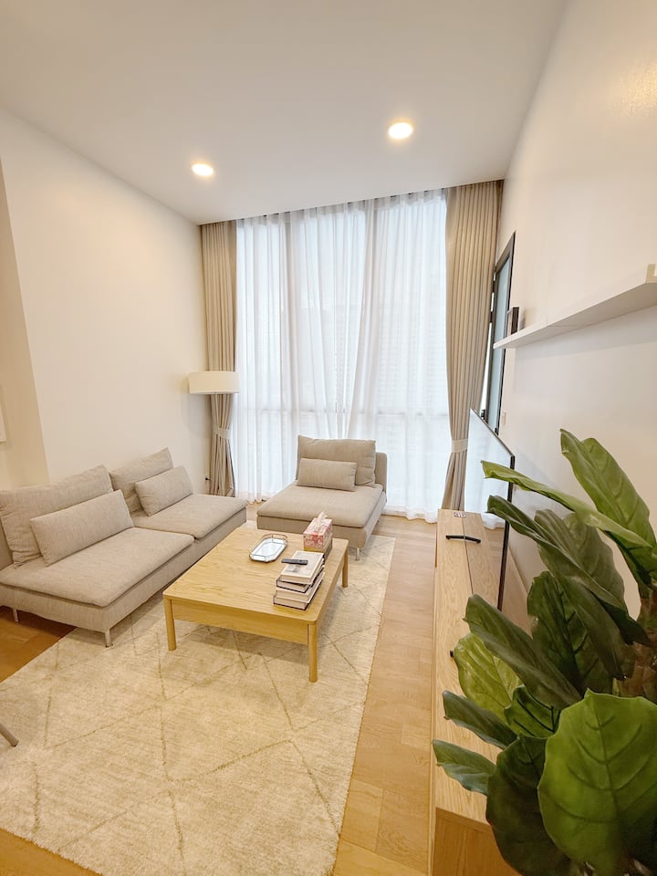 Modern 2br | Paragon Area | Fast Wifi & Workspace - Bangkok