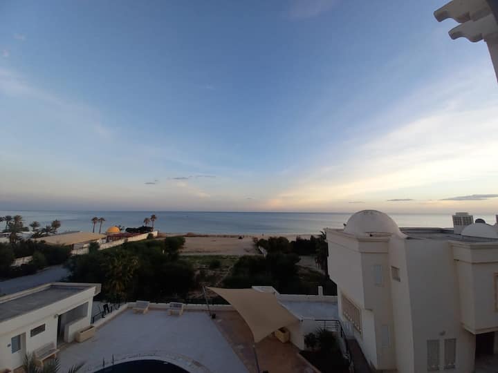 Vue Mer & Pieds Dans L’eau - Nabeul