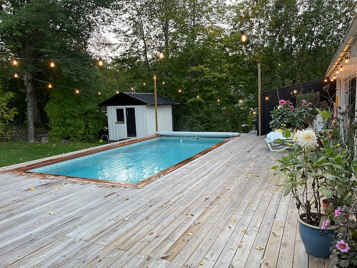 Family Friendly Pool Villa In Lush Garden - Stockholm