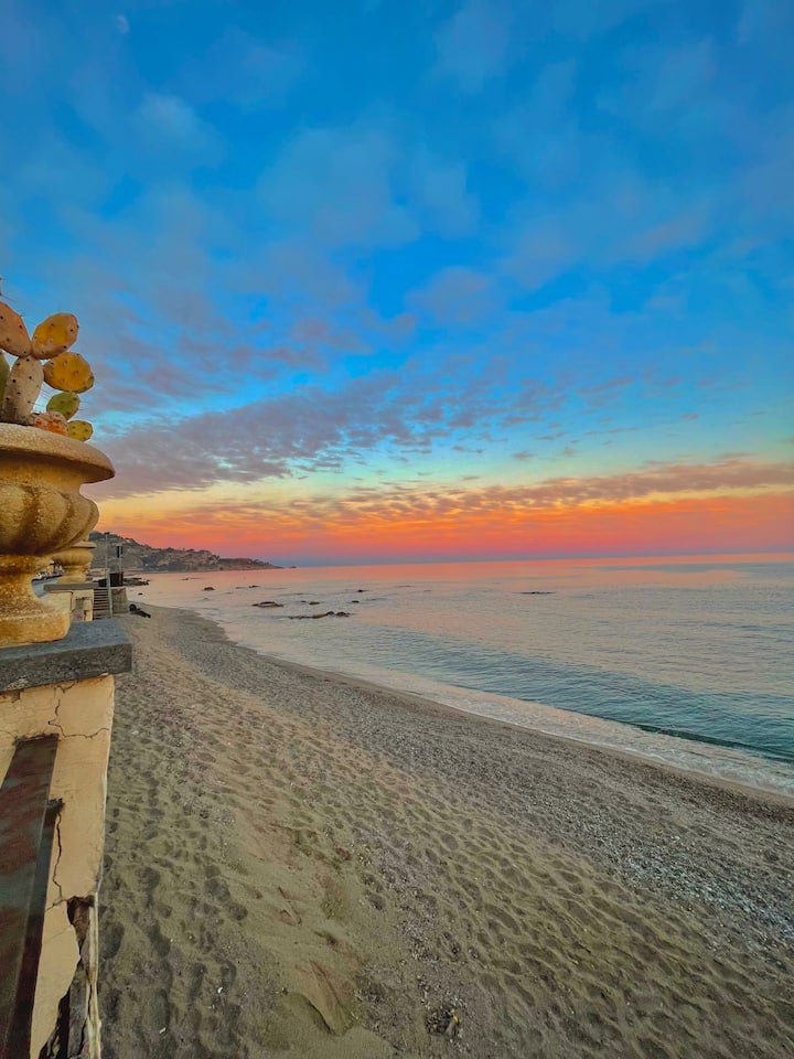 Casa Vacanze La Rosa Di Naxos - Giardini-Naxos