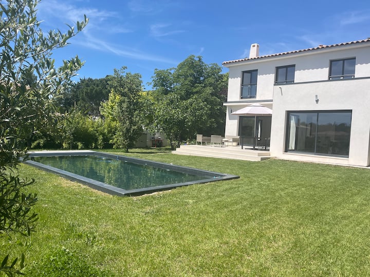 Maison Neuve.   Climatisée 4km Centre Ville Aix - Aix-en-Provence