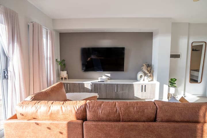 Port Hedland Business Suite | Oceanfront & Private - Port Hedland