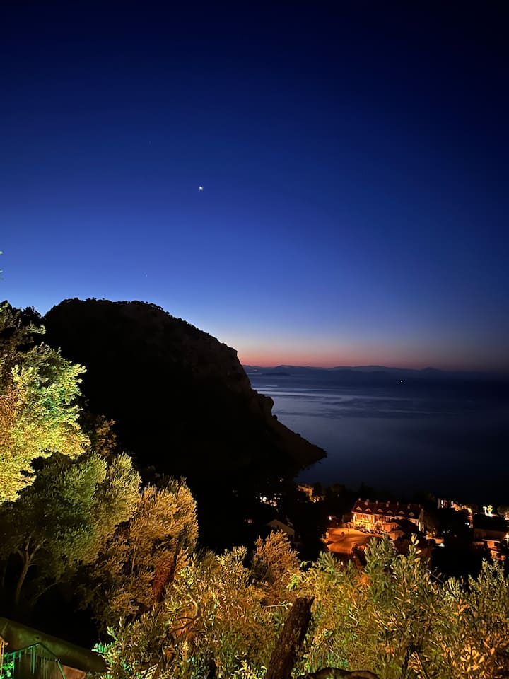 Ege’nin Cennet Kıyısı Crush House Turunç - İçmeler