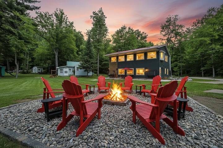 Lakefront Home | Sleeps 14 | Pontoon | Firepit - Mountain, WI