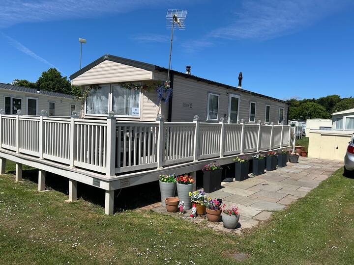 Perfect Days Away - Mersea Island