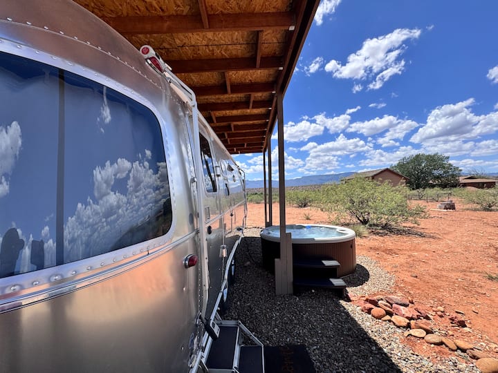 Winery Ranch Airstream • Romantic Hot Tub Escape - Arizona