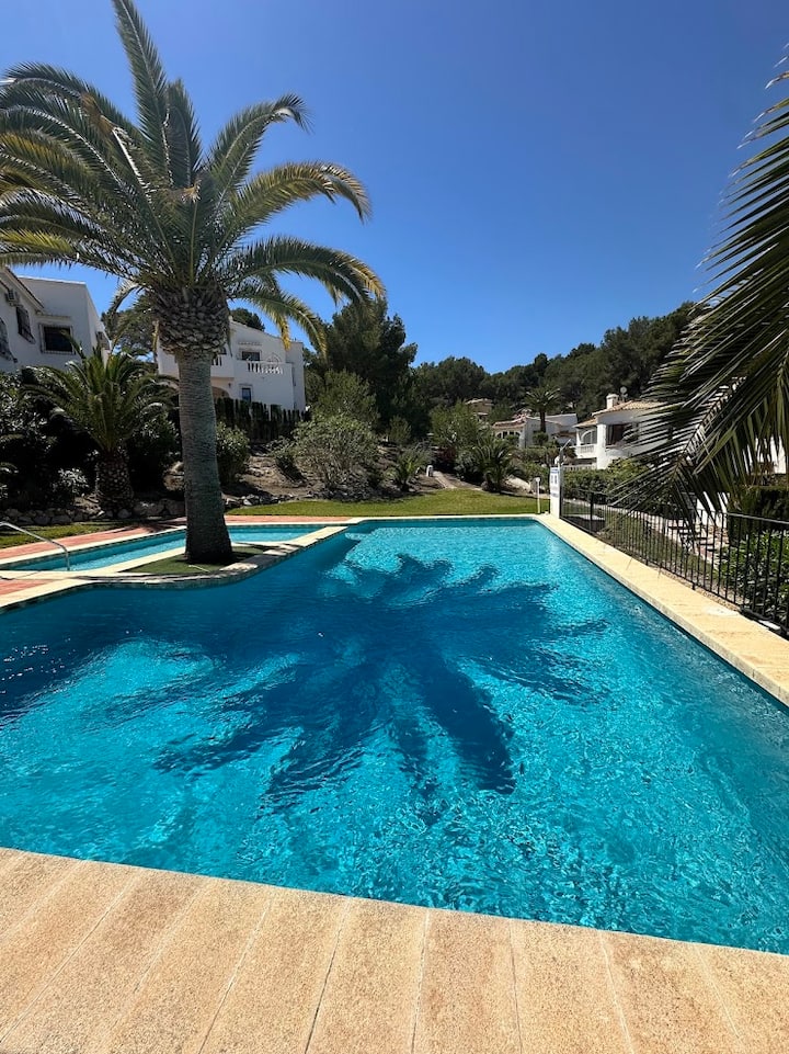 Casa Vacacional Con Piscina Comunitaria. - Moraira