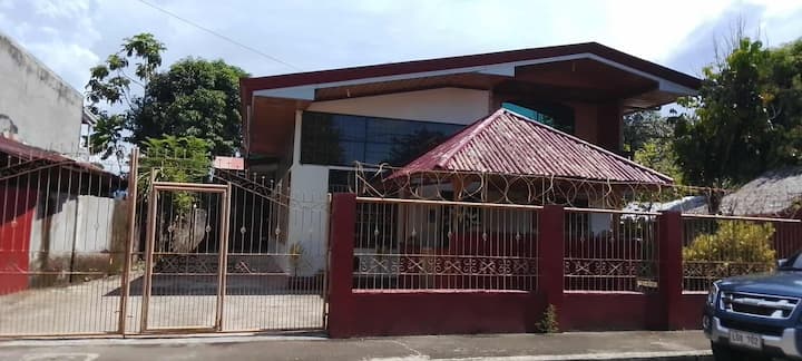 Spacious & Cozy Staycation House - Dapitan City