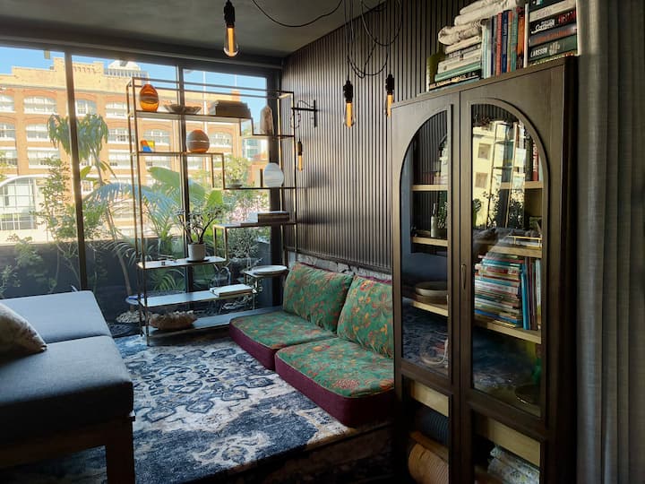 Peaceful Luxury Apartment With Sunroom - Kensington