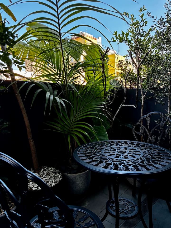 Peaceful Luxury Apartment With Sunroom - Surry Hills