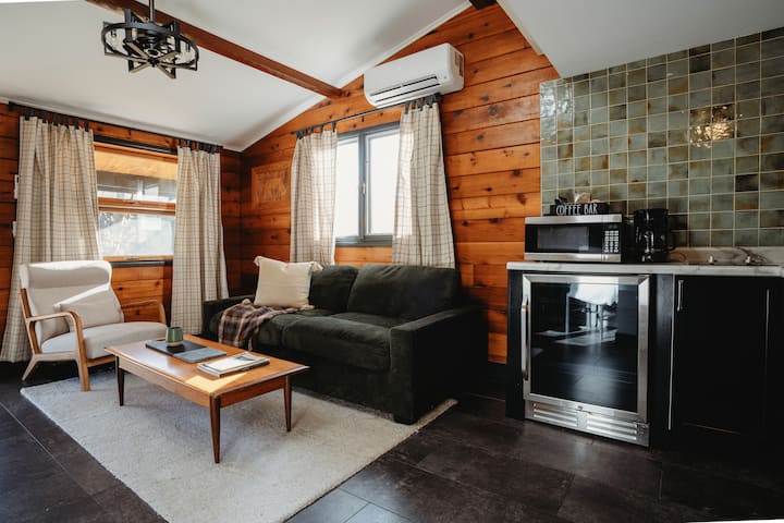 12ppl | Retreat Style Double Cabin Stay - Wisconsin Dells, WI